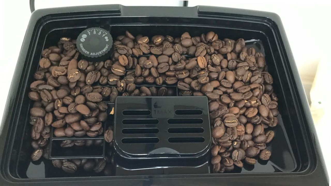 De’Longhi Dinamica Plus Coffee Maker: take a sip of luxury | Homes and ...