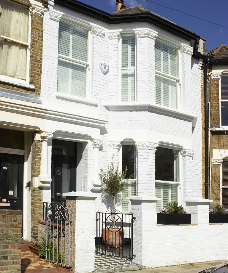 Things estate agents say and what they actually mean | Ideal Home