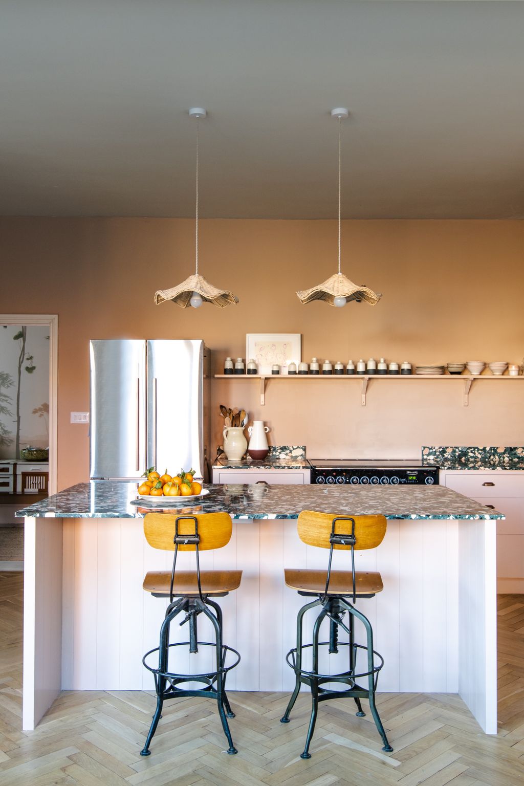 Kitchens Without Backsplashes — 15 Attractive Alternatives | Livingetc