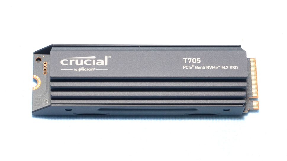 Crucial T705 2TB SSD Review: The Fastest SSD on The Planet | Tom's Hardware
