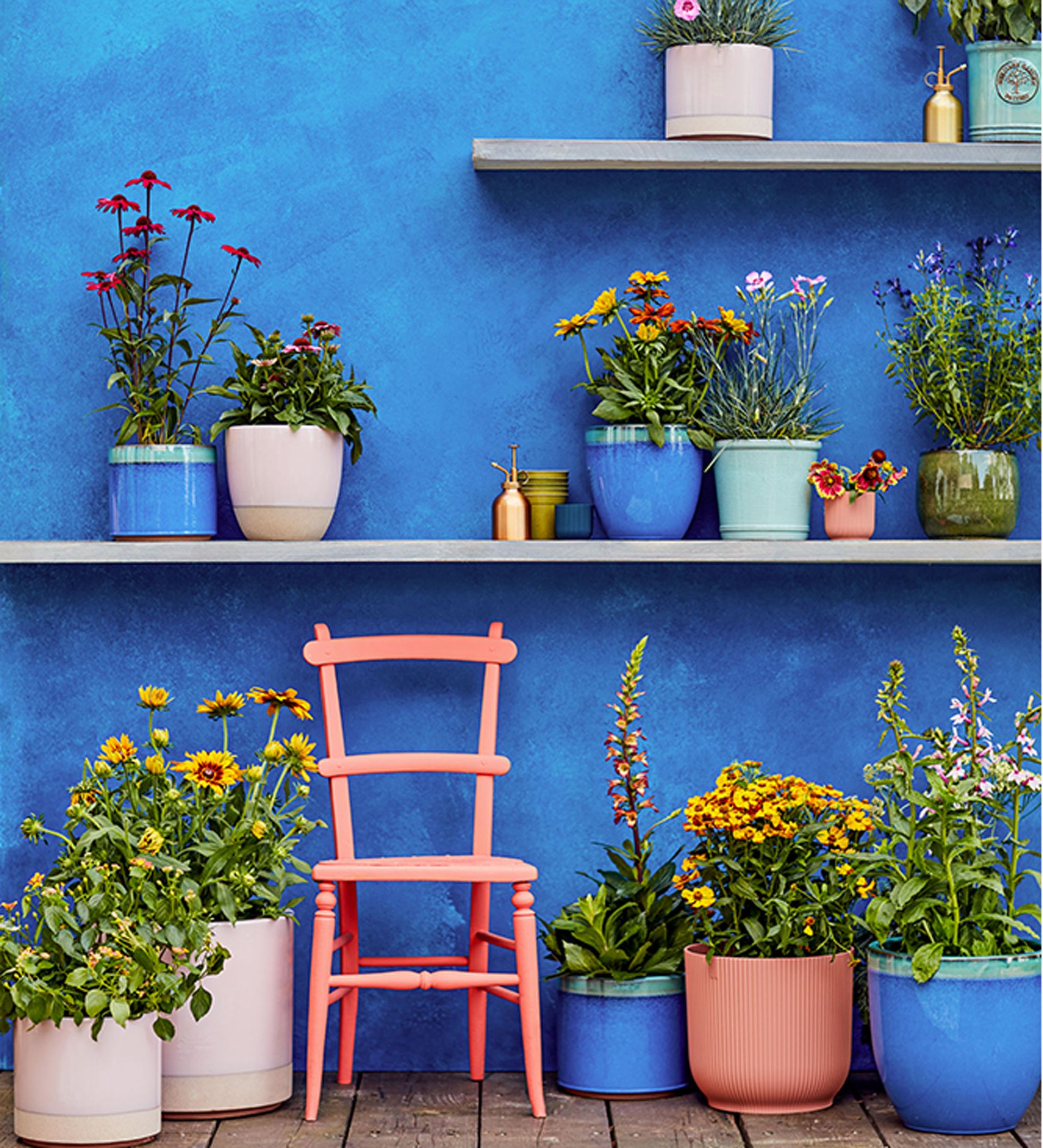 How to paint an exterior wall - a step-by-step guide | Ideal Home