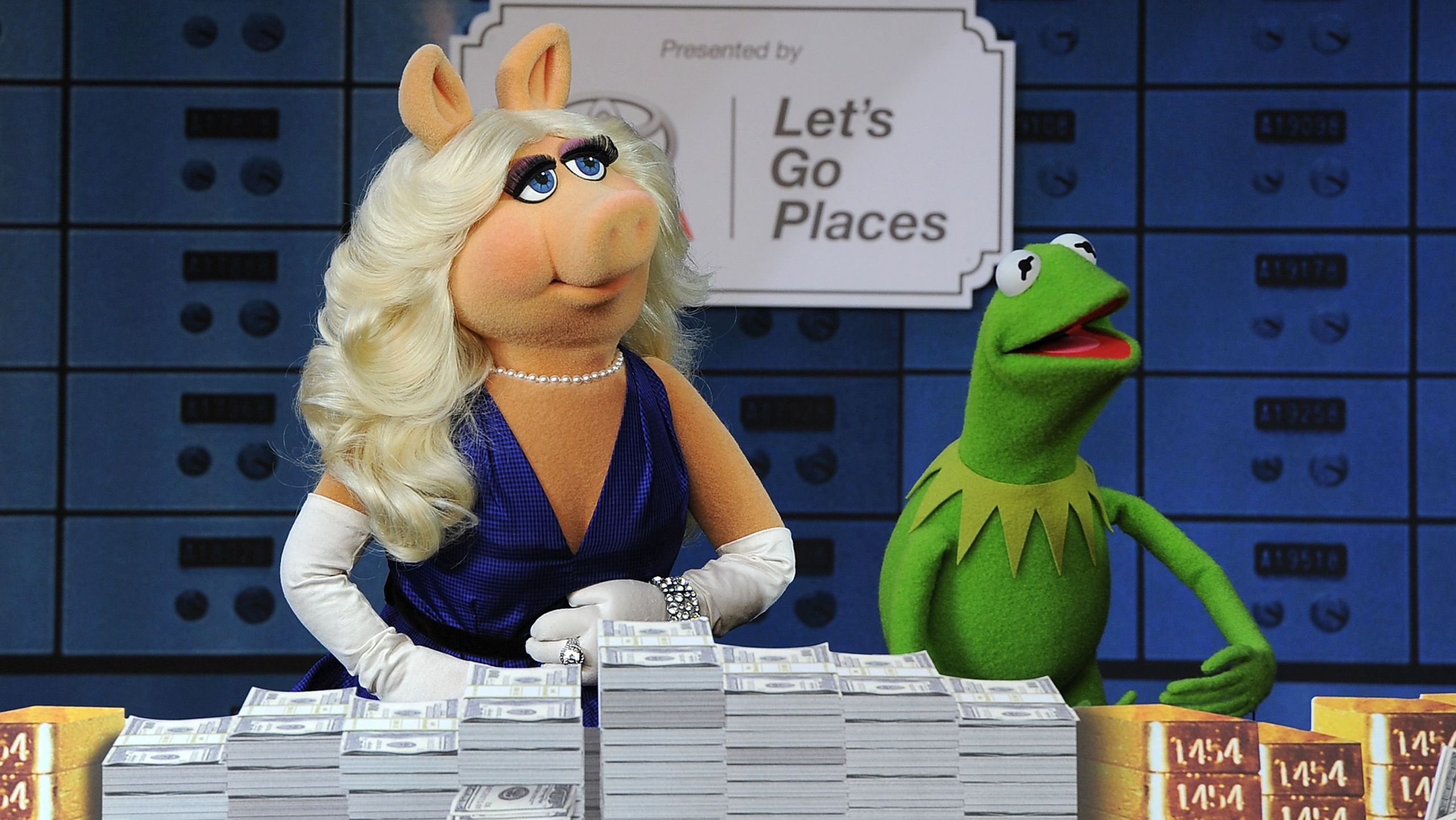 Rihanna BBHMM Video Teaser - Rihanna Bitch Better Have My Money Teaser ...