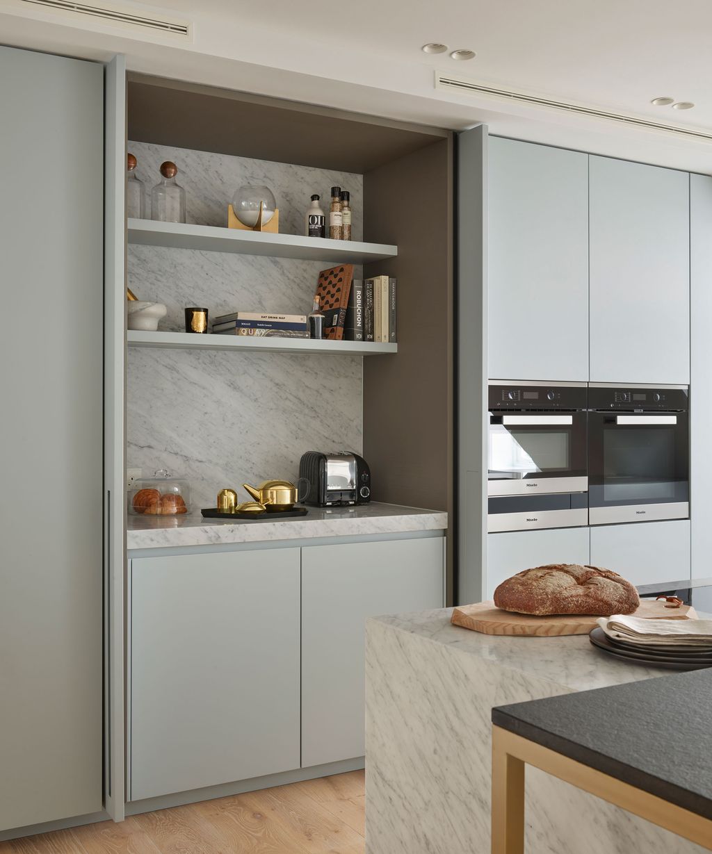 Breakfast bar ideas for small kitchens: 10 coffee stations | Homes and ...