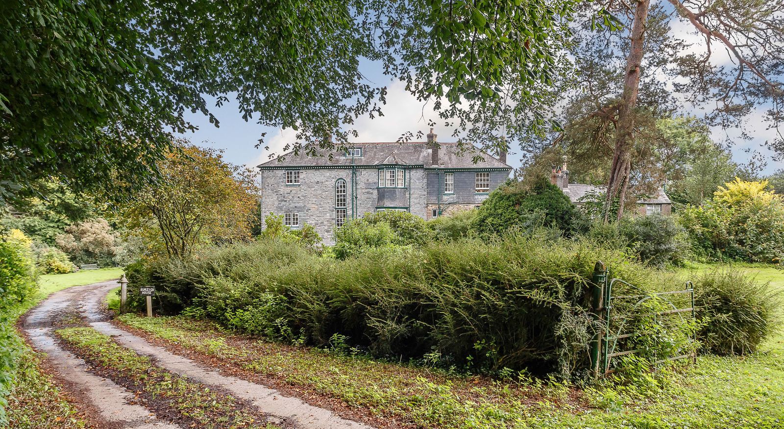 A magnificent ten-bedroom country house in Devon for sale at a ...