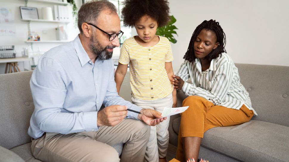 Avoidant Restrictive Food Intake Disorder (ARFID): Causes, symptoms and ...