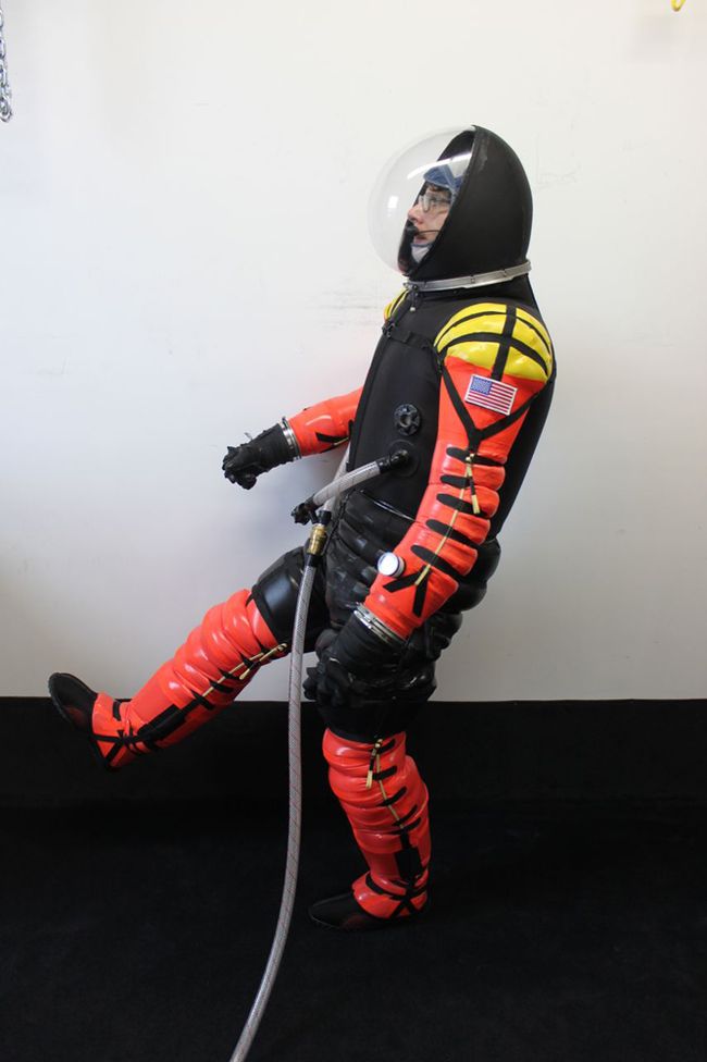 Private Spacesuit Photos: Final Frontier Design | Space