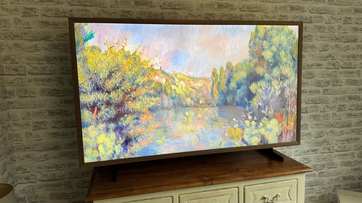 Hisense Canvas 55-inch TV review: looks a million dollars but ends up ...