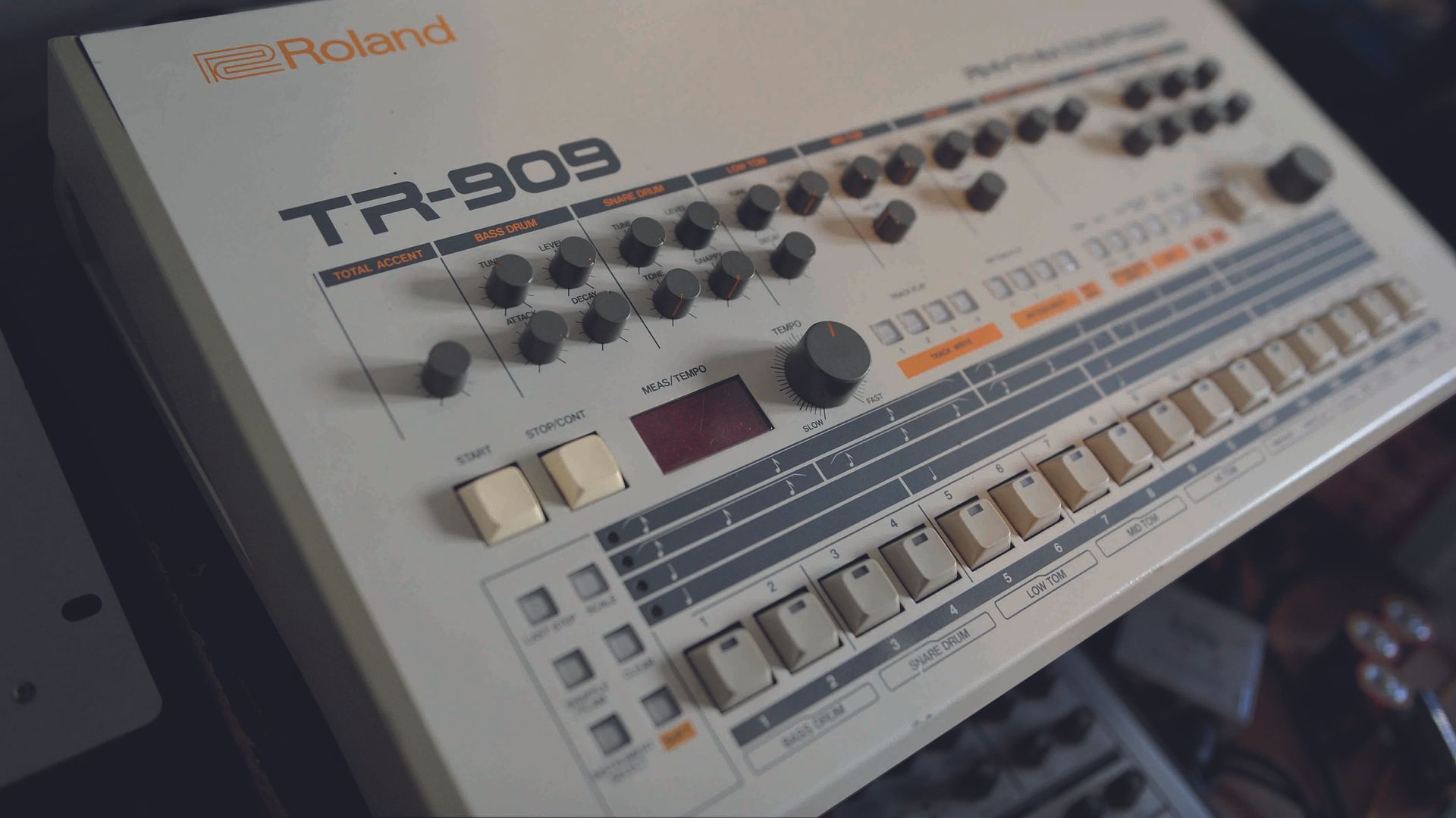 Happy 909 day! Why we love Roland's classic drum machine (and the best ...