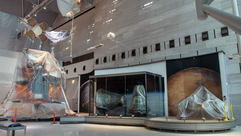 Apollo 8 Astronaut Frank Borman Donates Artifacts for EAA Exhibit | Space