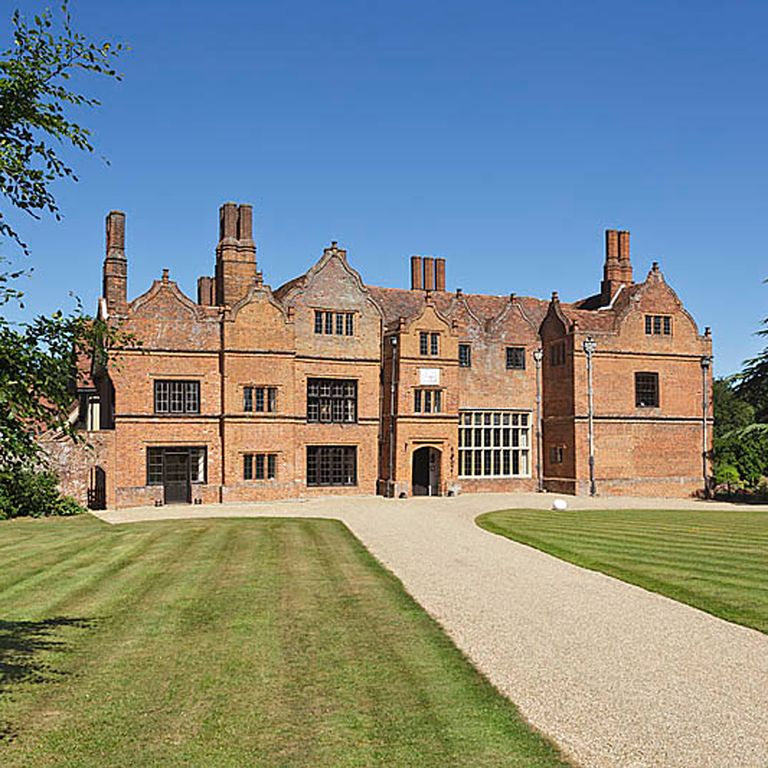 Spains Hall – Elizabethan country house – on sale for the first time in ...