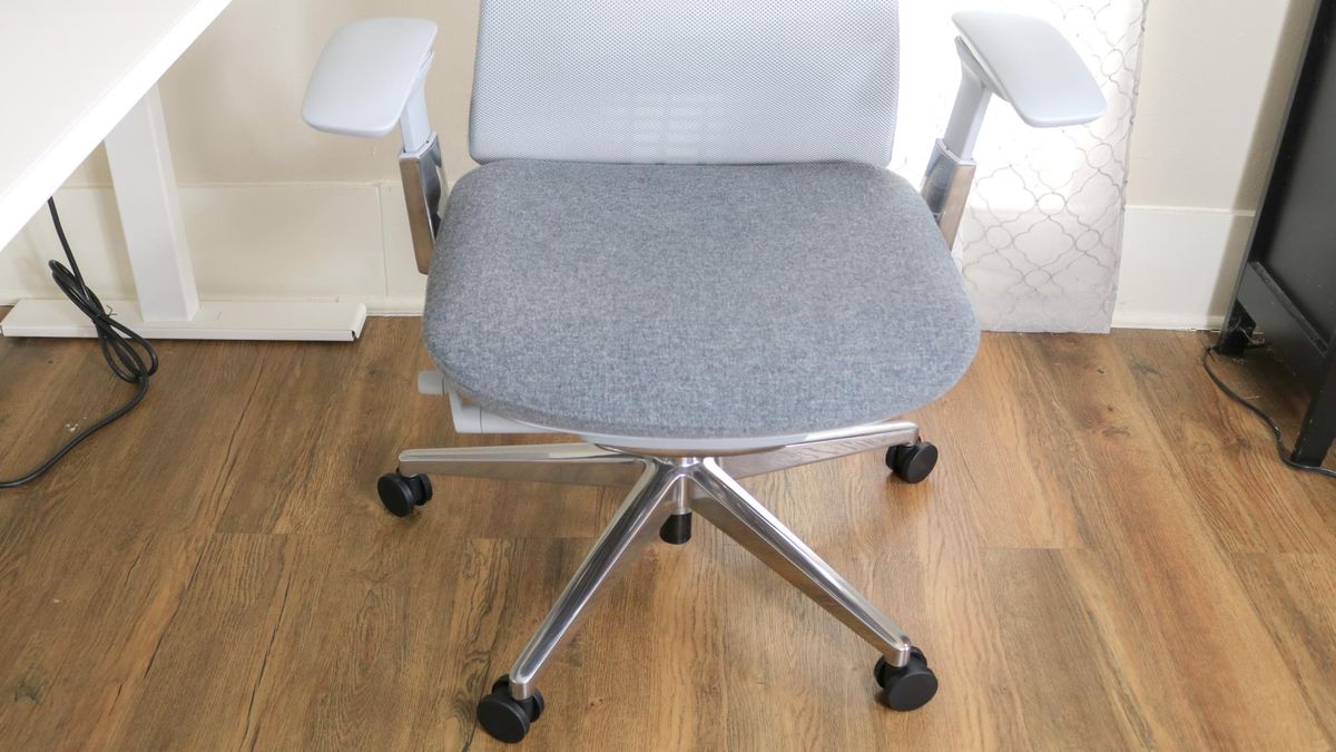 Haworth Fern review: total back support from a uniquely designed office ...