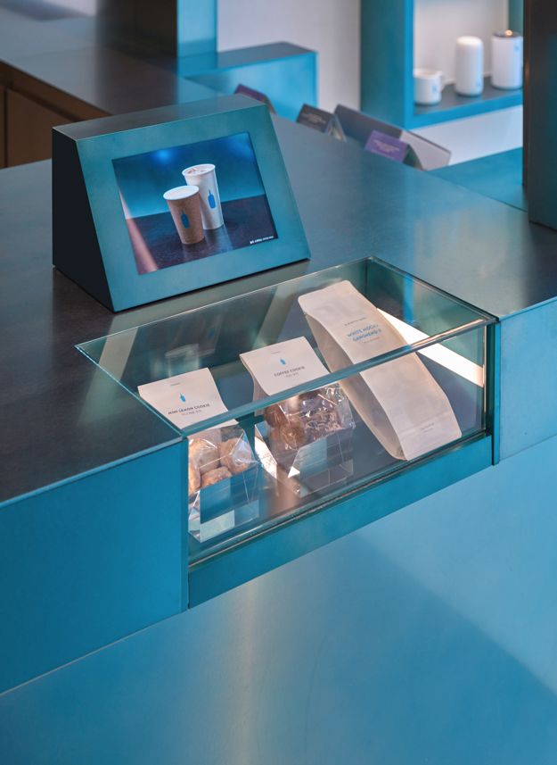 Blue Bottle Coffee Seoul opens, bathed in blue by Teo Yang | Wallpaper