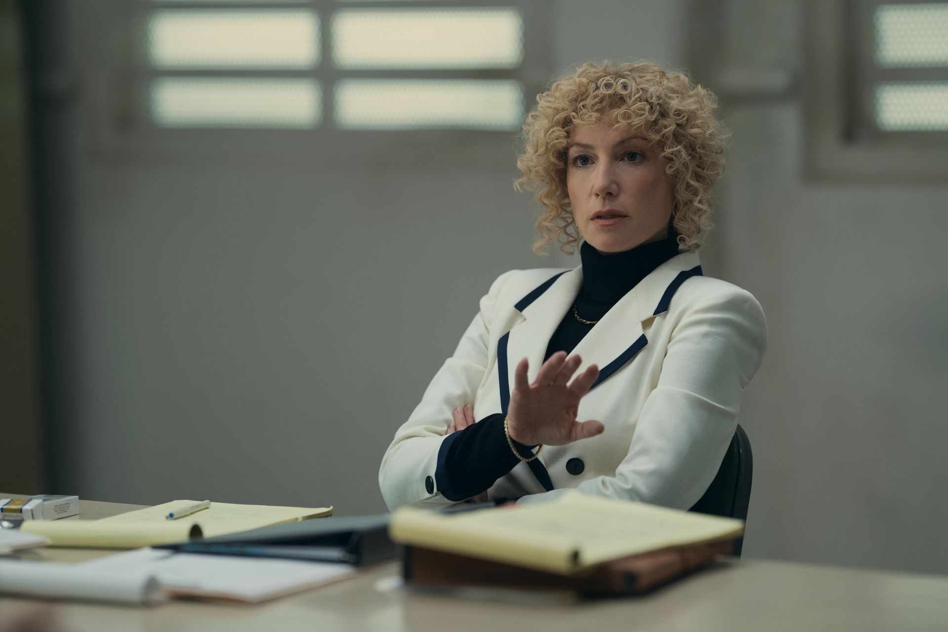 'Monsters' Star Ari Graynor On Playing Leslie Abramson and How They ...