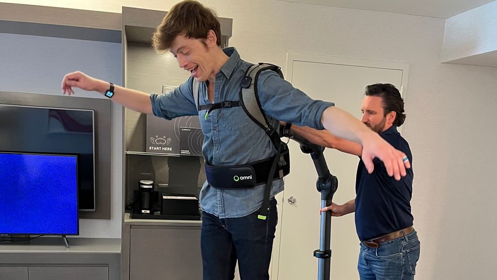 I spent an hour in the Virtuix Omni One full-body VR rig — here's what ...