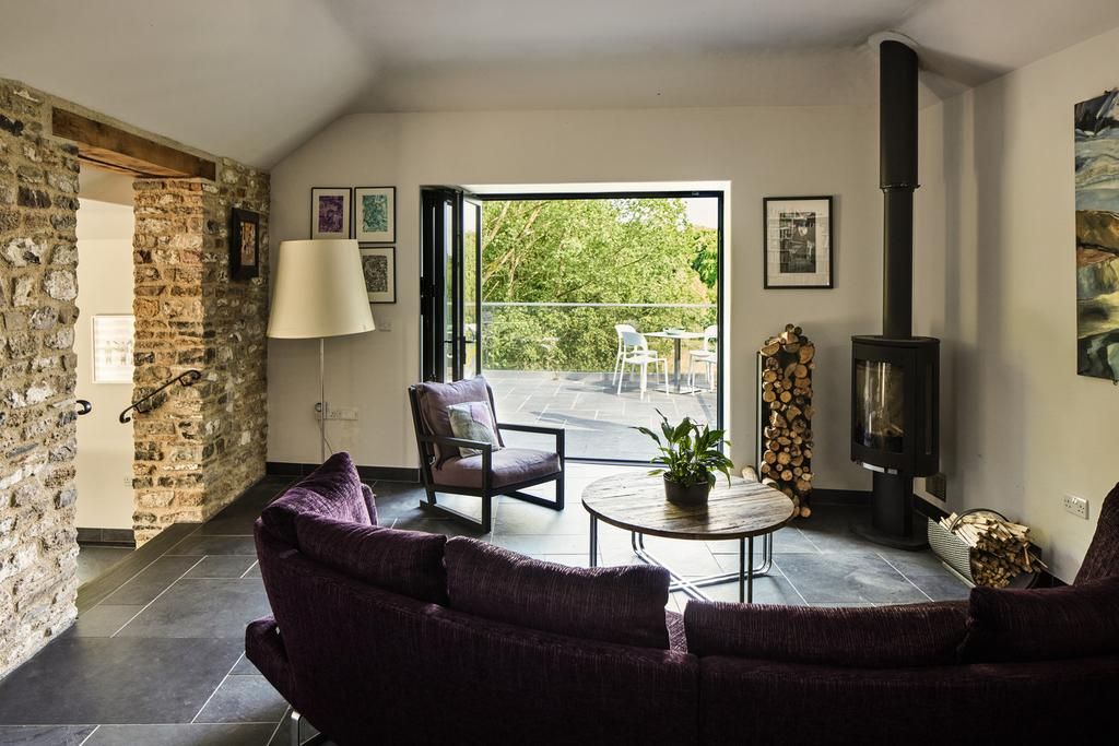 A 300-year-old Jacobean mansion that comes with woodland, orchard and ...