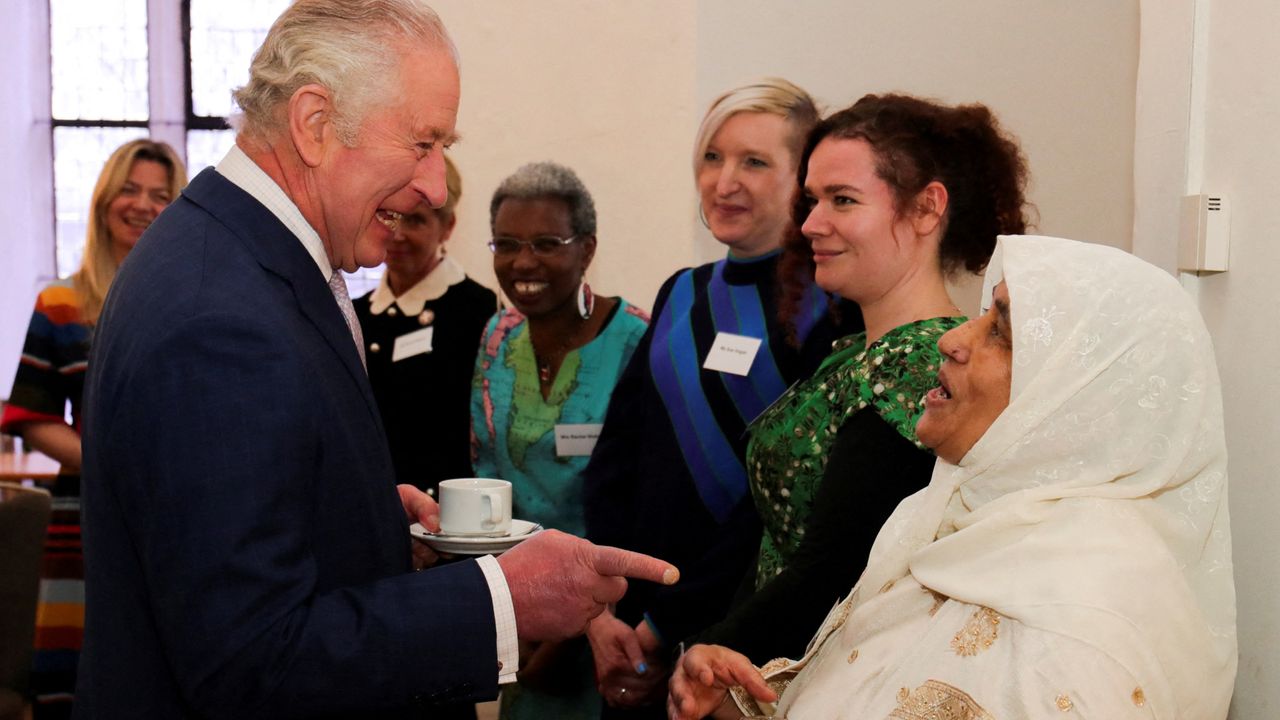 Queen Camilla given burger crown in 'awkward' moment | Woman & Home