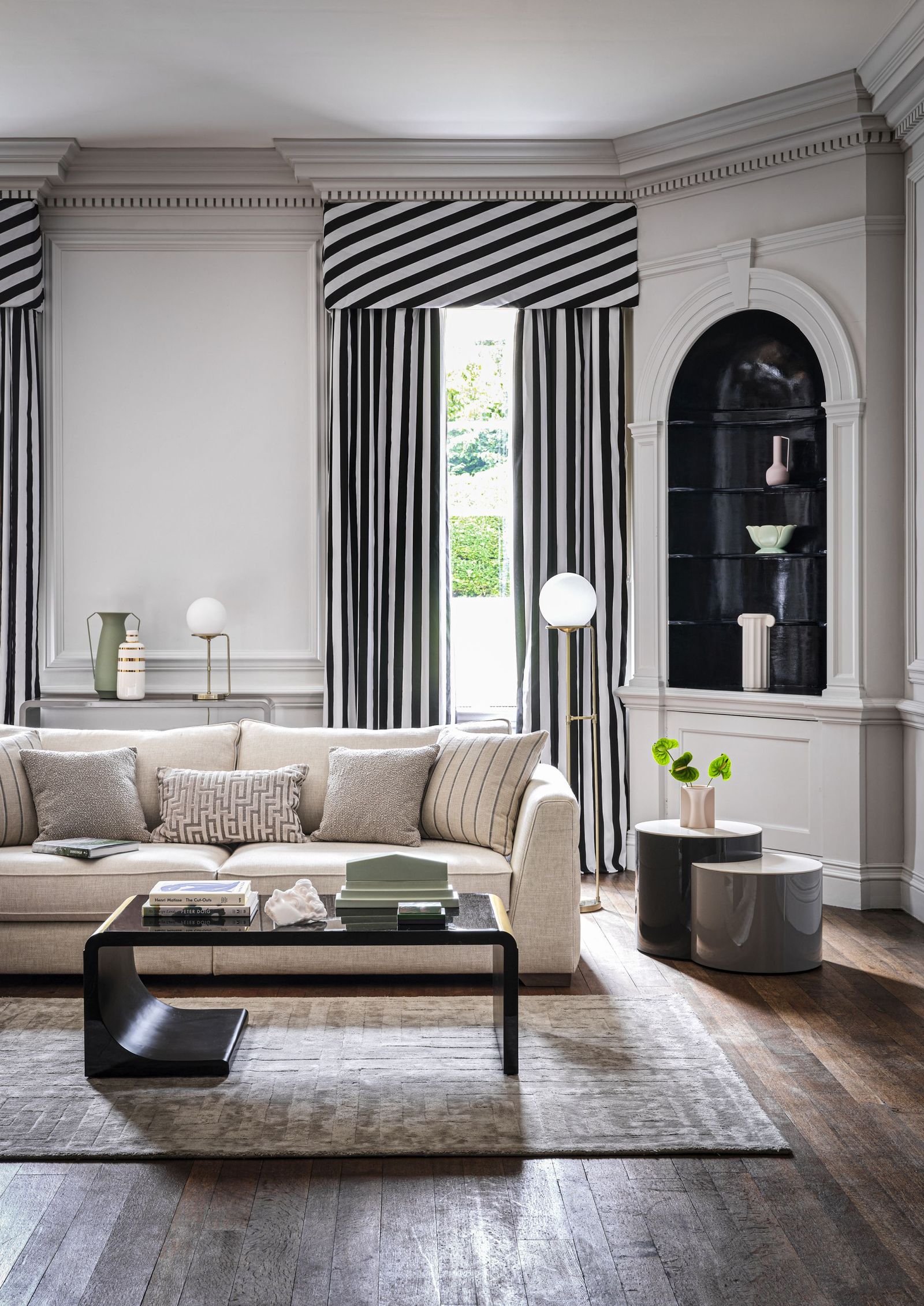 Black and white living room ideas for a monochrome design | Livingetc