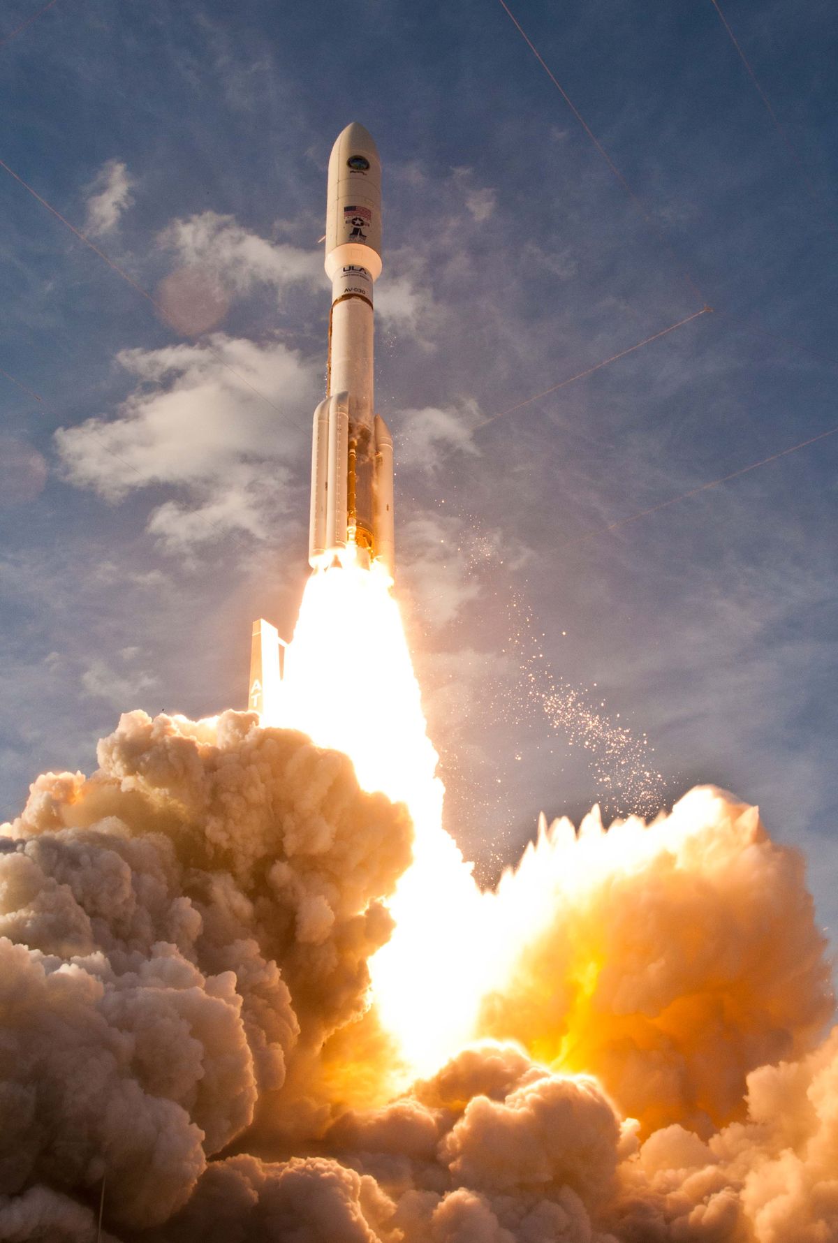 Amazing Launch Photos: Blastoff for Navy's Next-Gen MUOS-1 Satellite ...