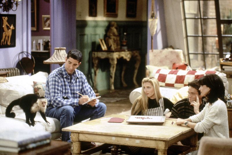 'Friends' Set Photos - Behind-the-Scenes 'Friends' Cast & Set Pictures ...