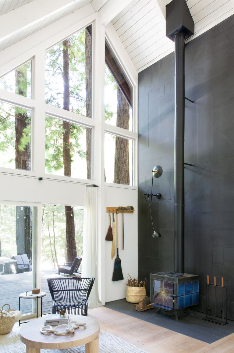 10 Ways Designers Decorate Modern Walls To Feel Inviting | Livingetc