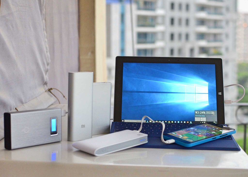 5 high-capacity power banks that can easily charge more than one device ...