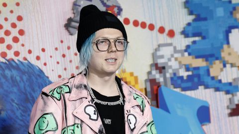 Watch alt. rapper Sueco The Child try to ruin his family's Thanksgiving ...