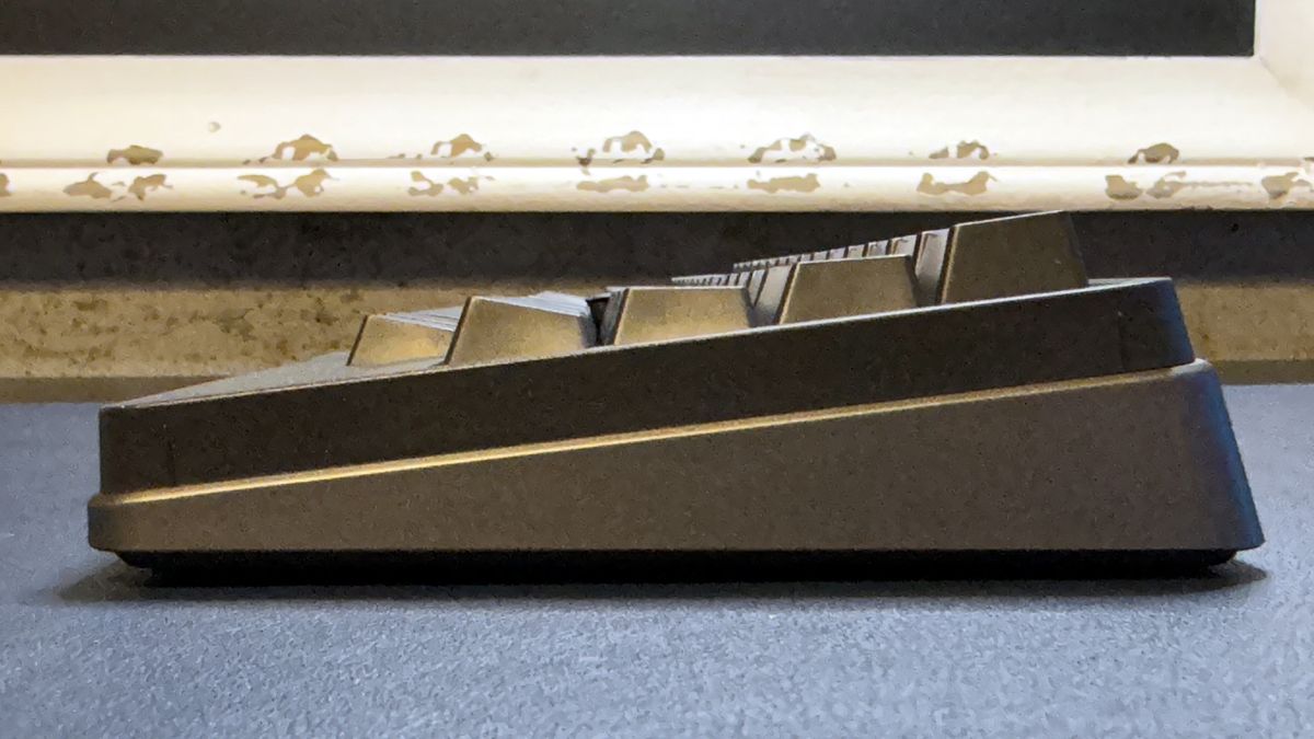 HHKB Studio Review: Trackpoint, No Topre | Tom's Hardware