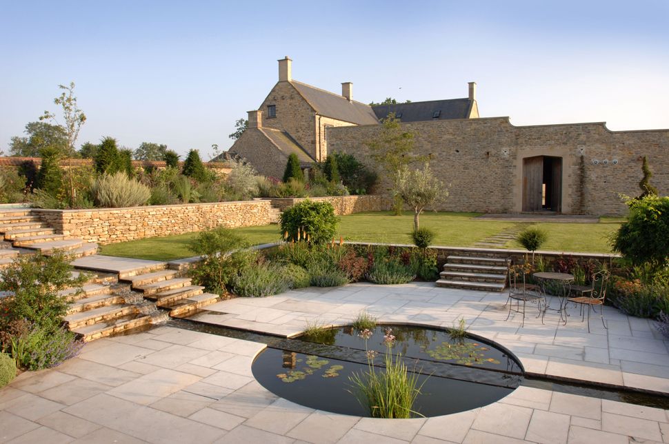 Circular patio ideas: 10 ways to take your patio design to the next ...