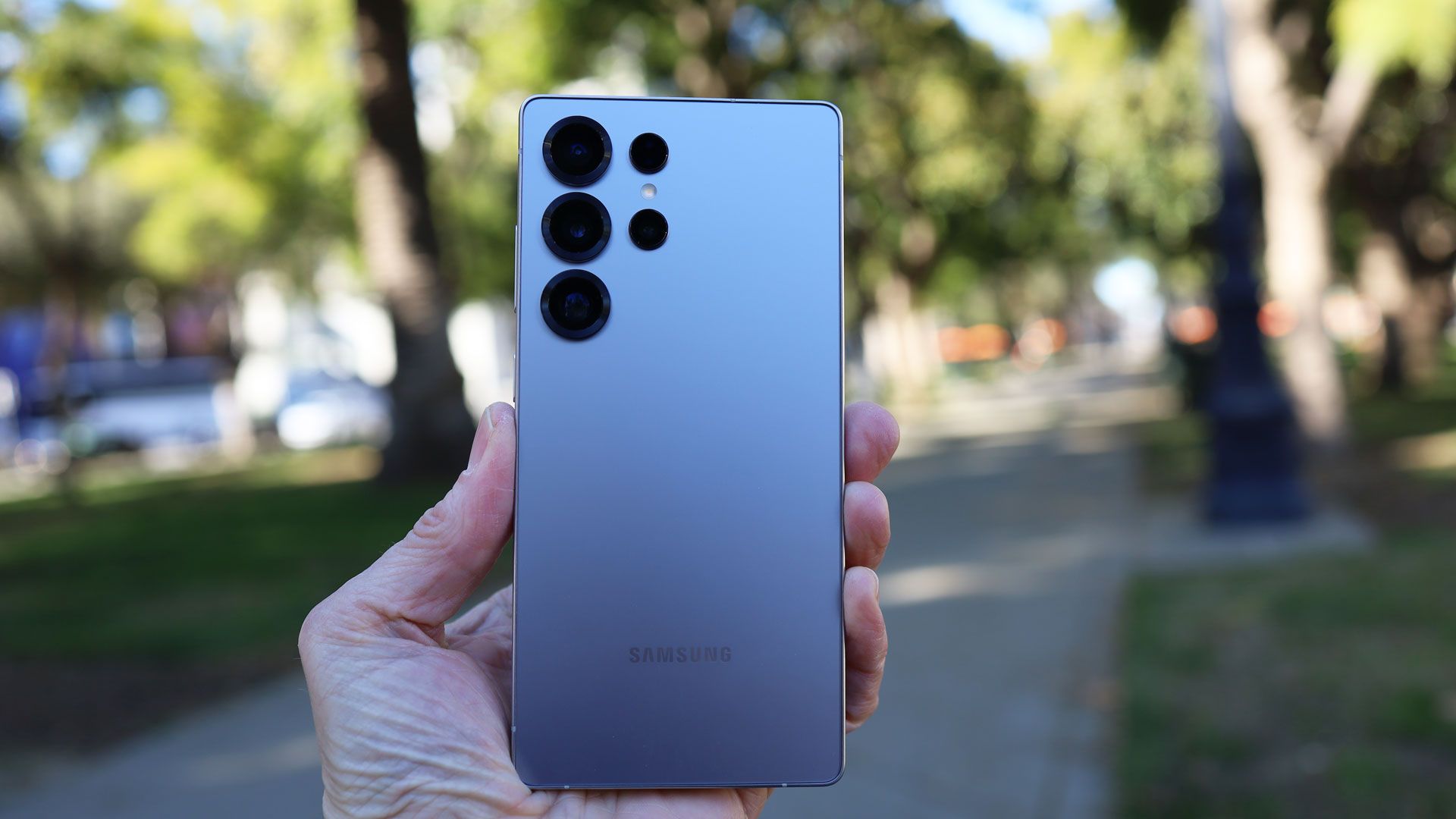 The Samsung Galaxy S26 Ultra could take much better low-light photos and charge slightly faster ...