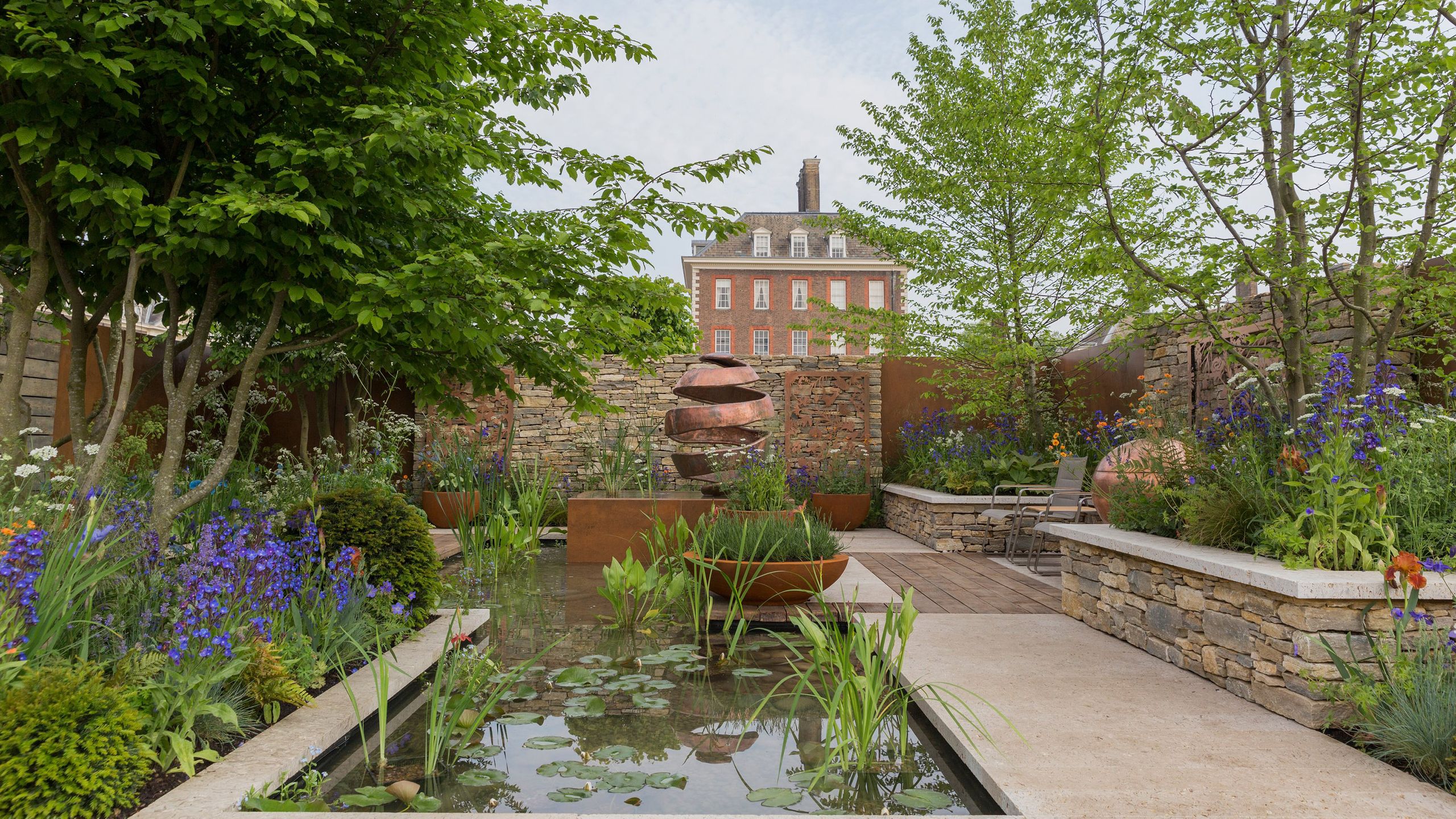 Landscaping ideas: 19 ways to transform your outdoor space with levels ...