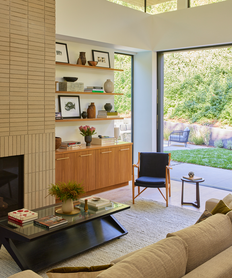 5 Golden Rules for 'Good' Living Rooms Interior Designers Swear by ...