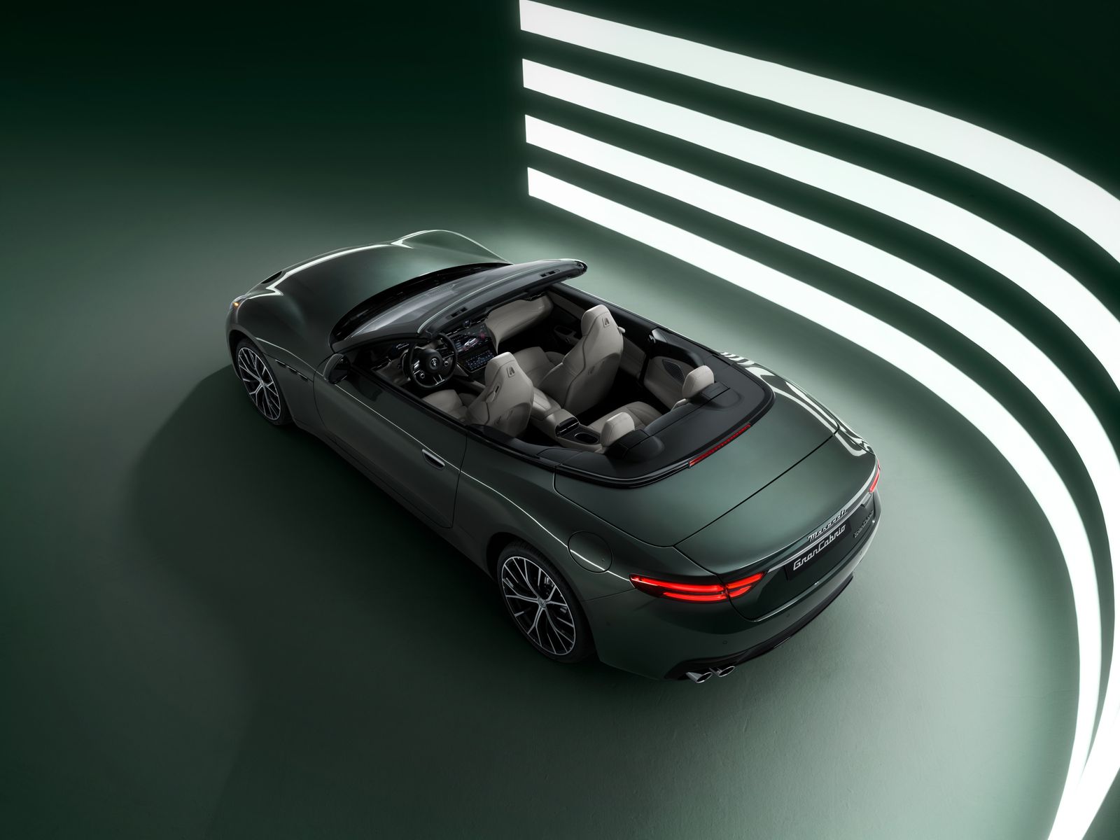 Maserati GranCabrio blends drop-top performance with effortless ...