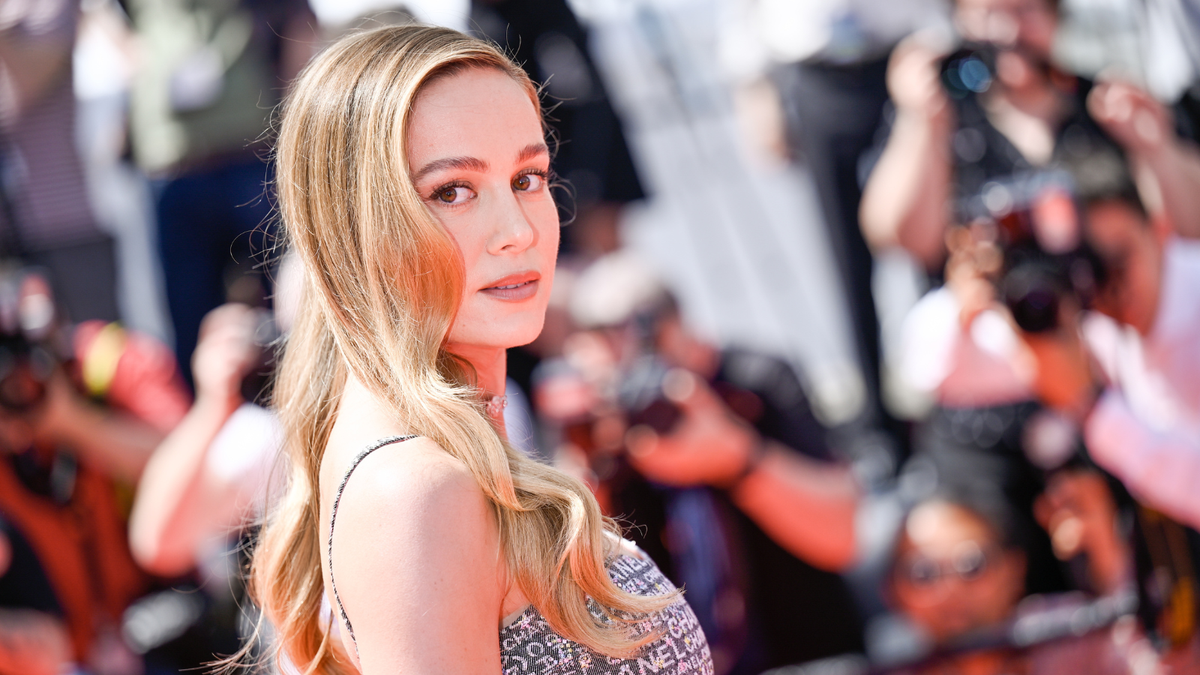 Brie Larson's living room is the epitome of California cool | Homes and ...