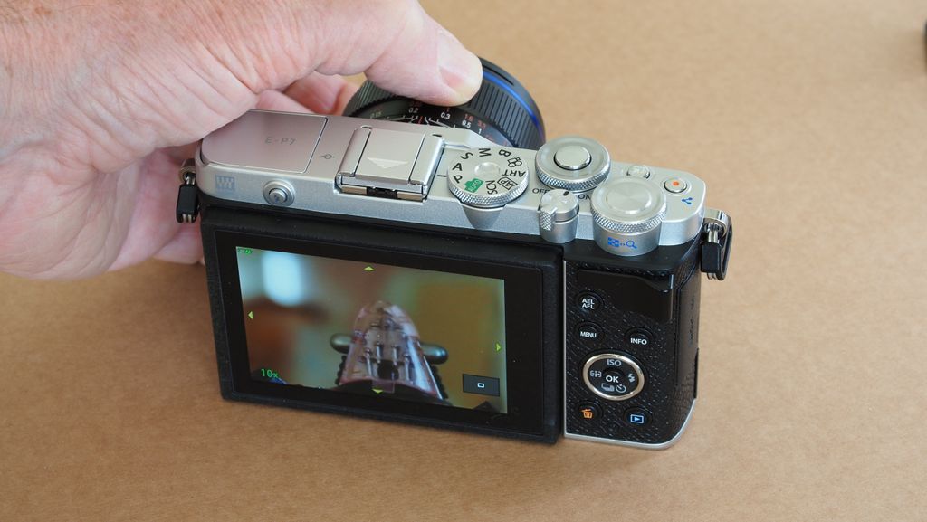 I love DSLRs but mirrorless cameras are so much better at manual ...