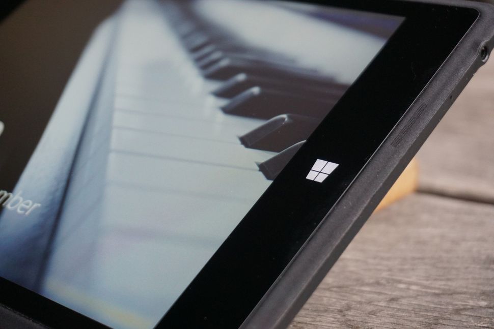 Microsoft Surface Mini review: A teeny Windows tablet that never ...