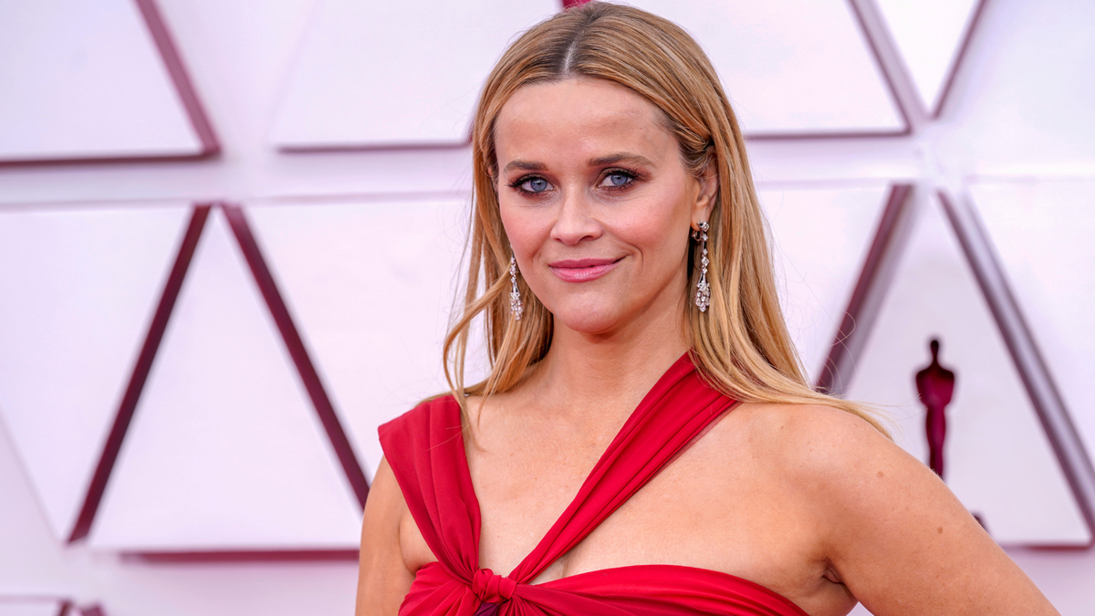 Reese Witherspoon mastered this clever painting technique | Homes and ...