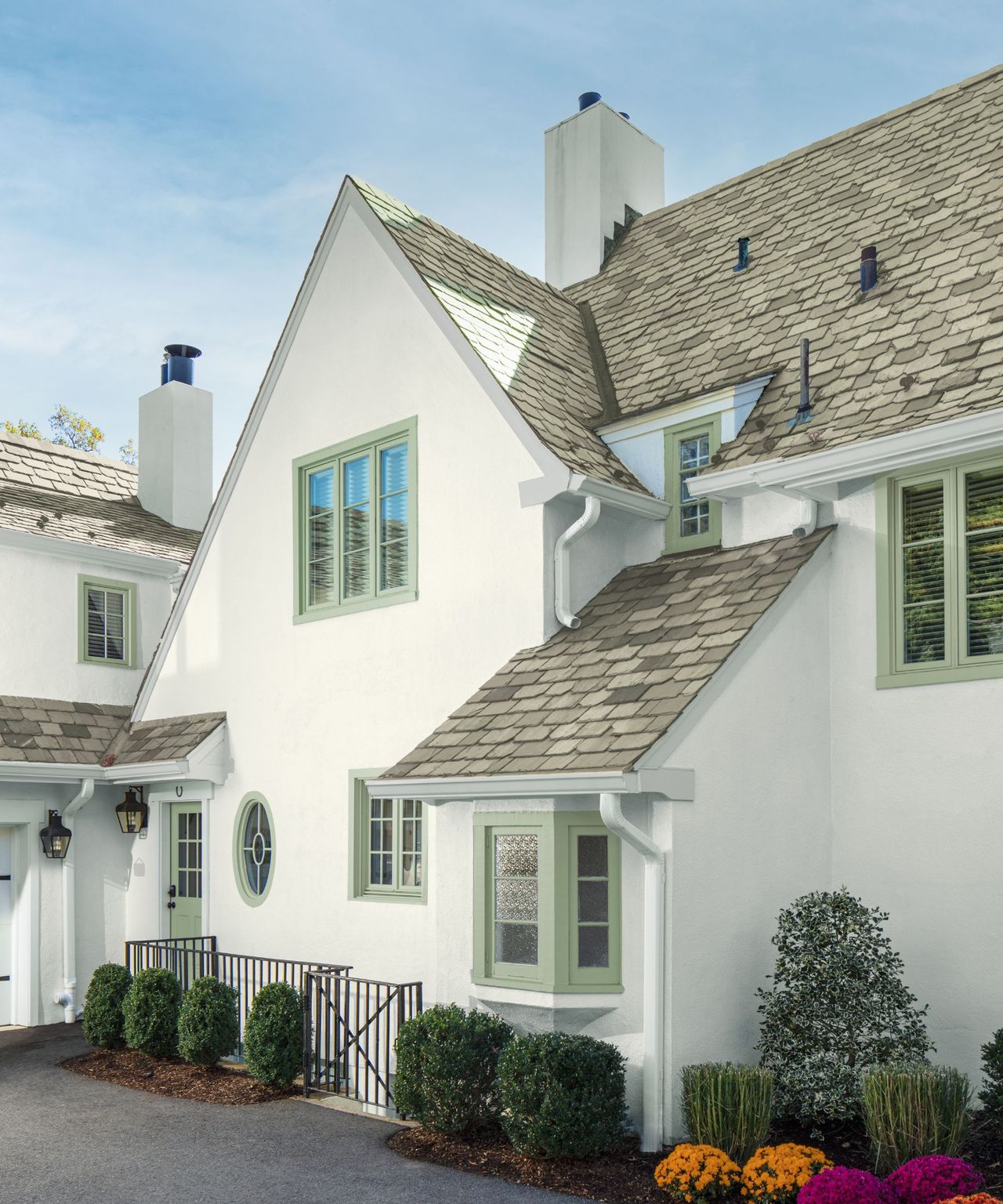 11 window trim colors to elevate your home's exterior | Homes and Gardens