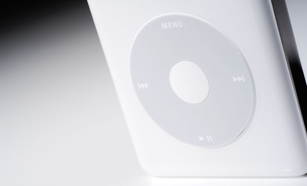 Turn your iPhone into an iPod Classic with this delightful web app ...