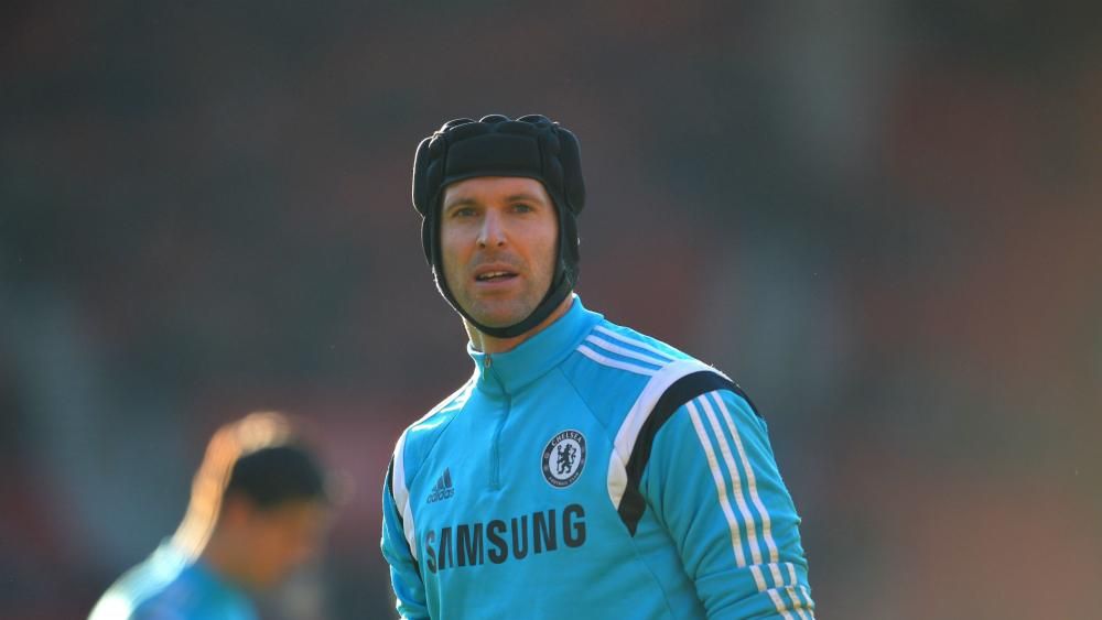 Cech set to meet with Chelsea to discuss future | FourFourTwo