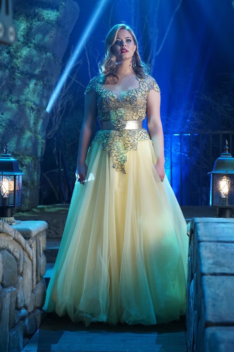 35 Best Prom Dresses in TV and Movies | Film and TV Prom Dresses ...