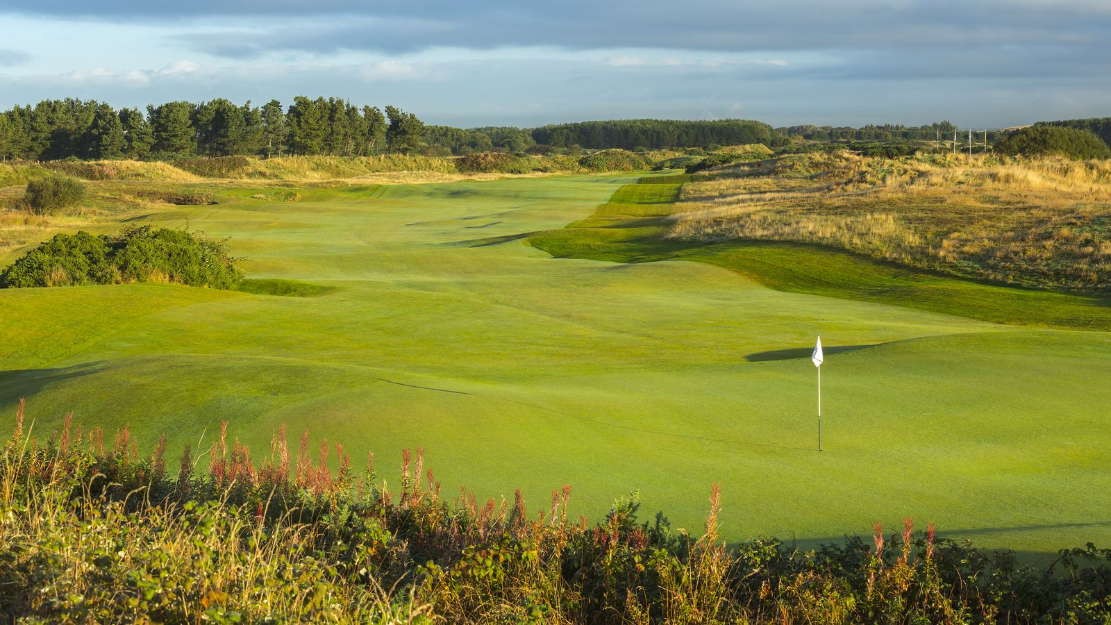 Dundonald Links Golf Course: Review, Green Fees, Tee Times and Key Info ...