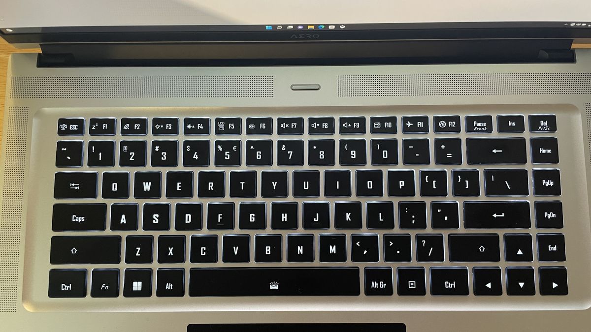 Gigabyte Aero 16 Review: A Workstation Laptop for Light Gaming | Tom's ...