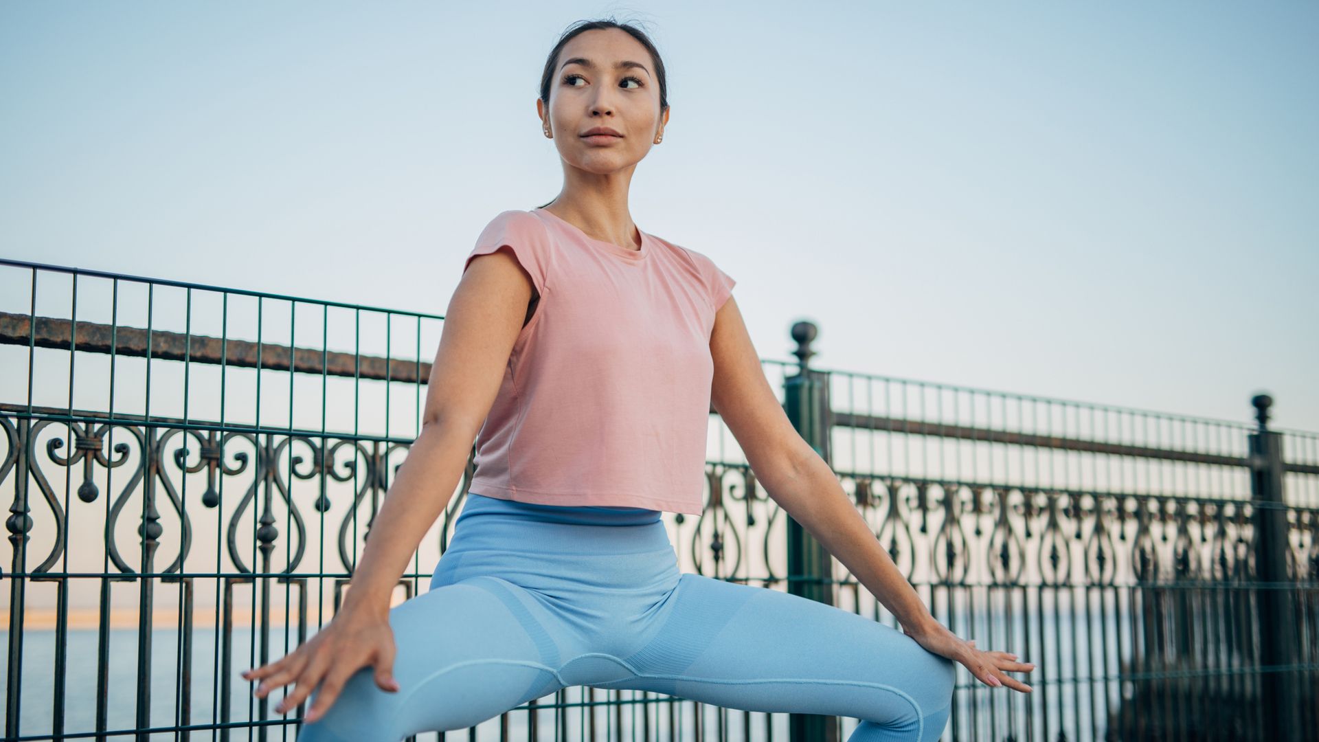 Do you find sitting cross-legged uncomfortable? A trainer recommends ...