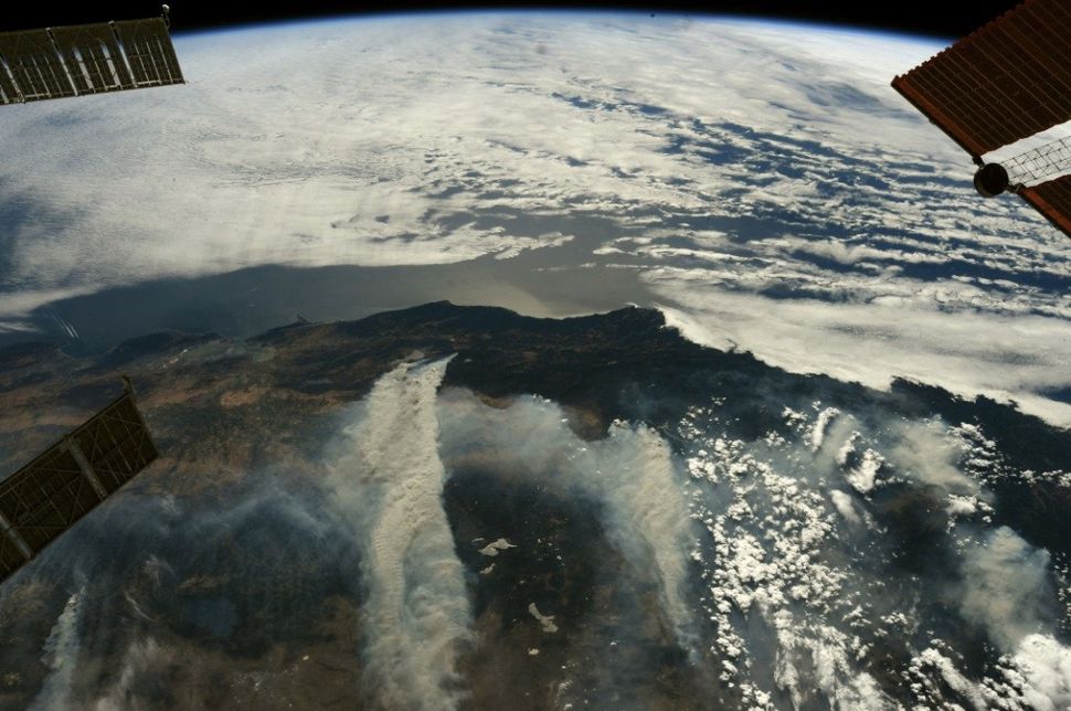 California Wildfires Rage in Astronaut Photos from the Space Station ...