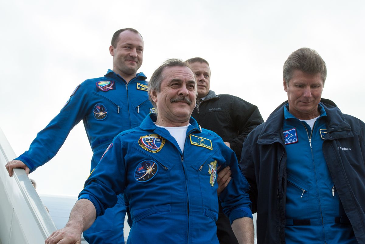 Soyuz Landing Day Photos for ISS Expedition 36 Crew (Gallery): Page 8 ...