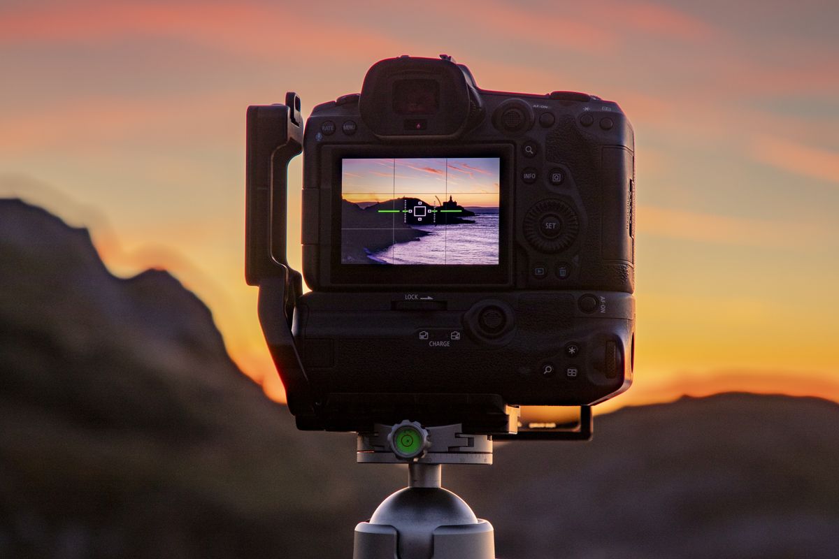 Why I still prefer my Canon DSLR over mirrorless: "The ONE setting the ...