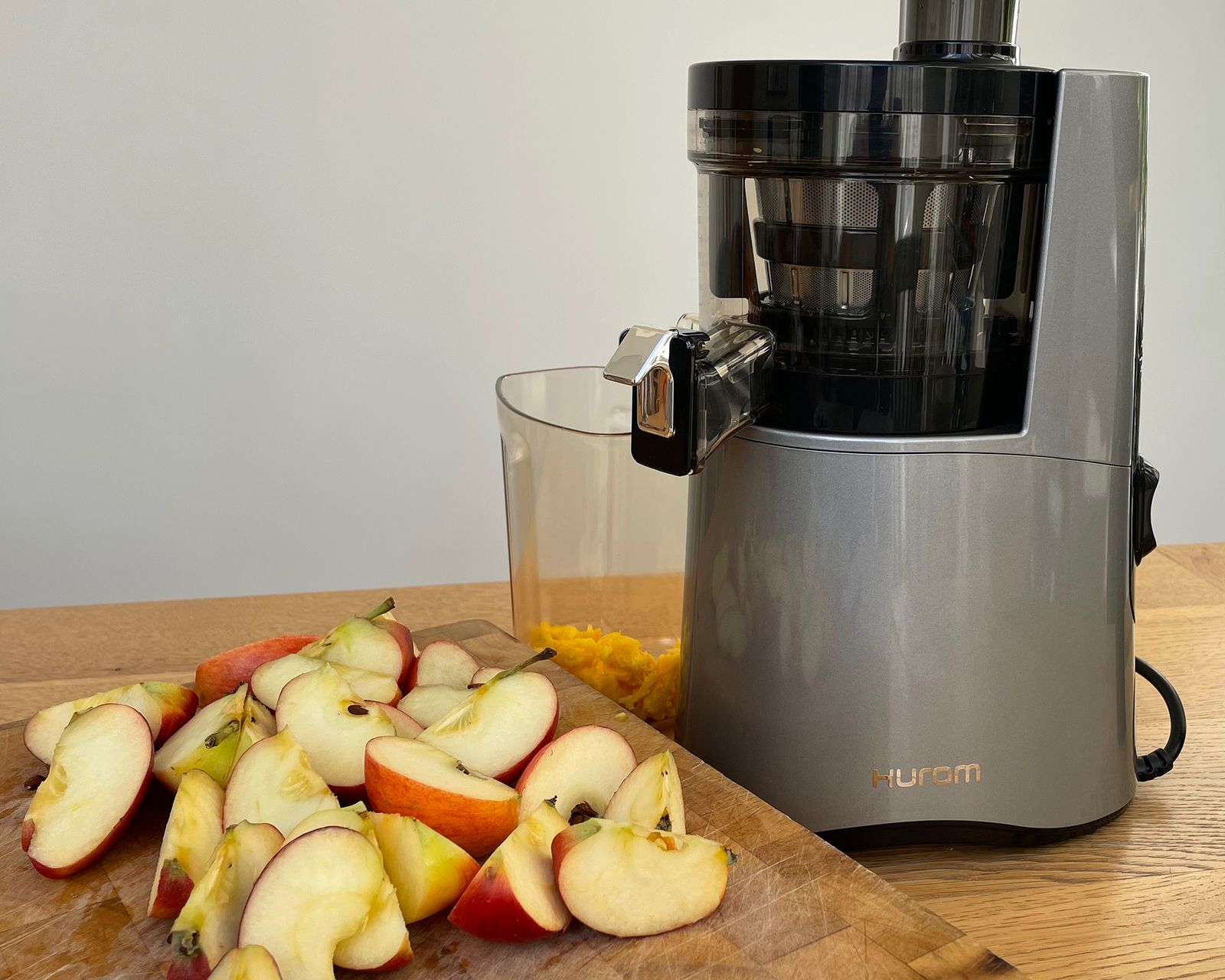 Hurom H-AA Slow Juicer review: a high-end juicer that extracts the ...