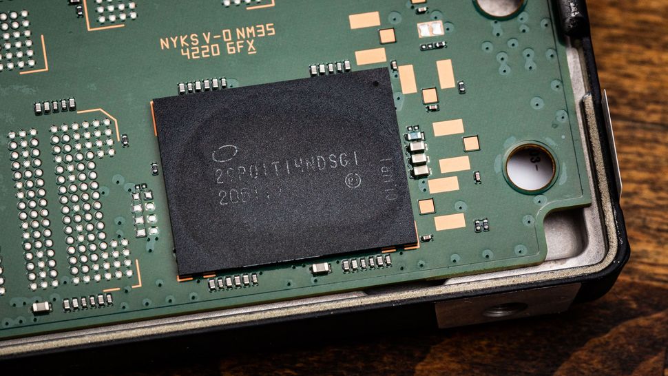 Intel Optane SSD DC P5800X Review: The Fastest SSD Ever Made | Tom's ...