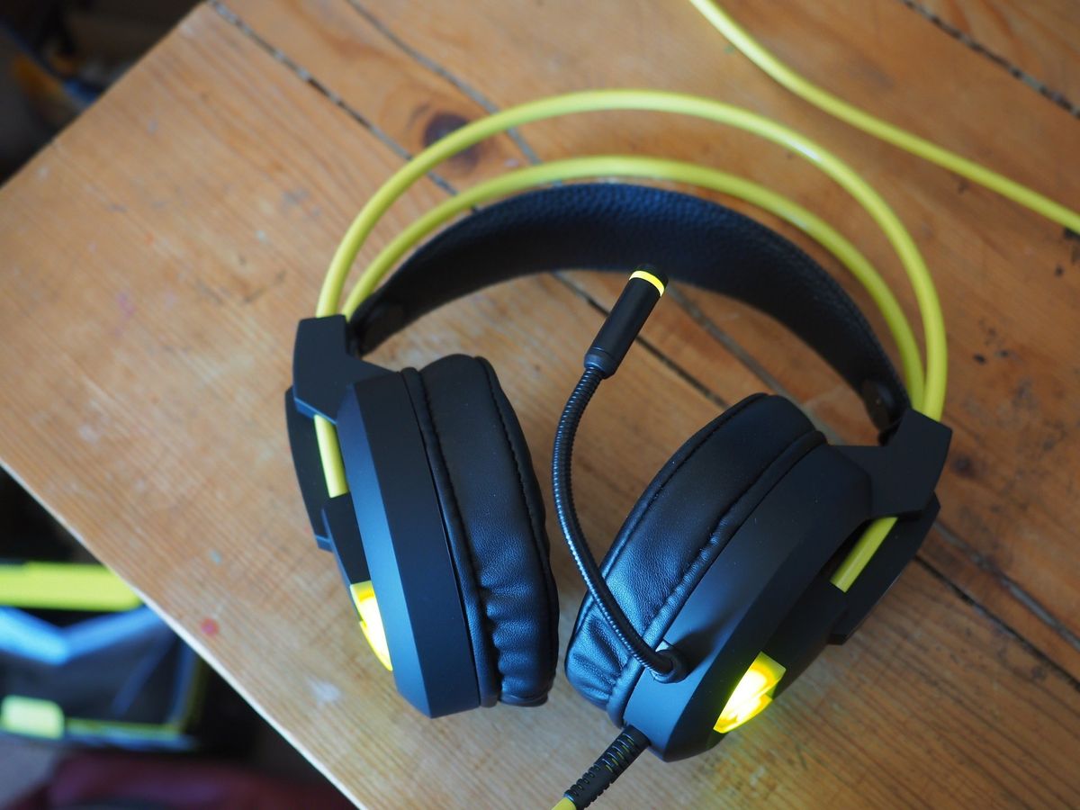 Snakebyte PC Head:Set Pro review — Awesome audio meets ditzy design ...