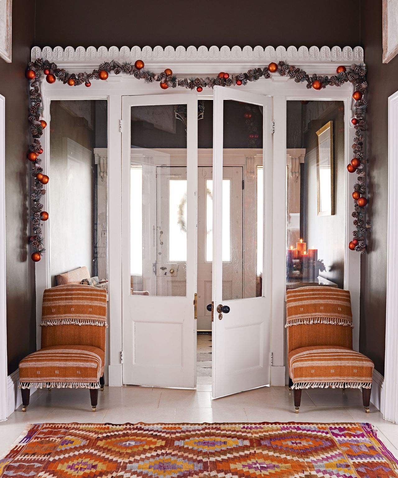 How to hang a garland around your door: 6 simple steps | Homes and Gardens